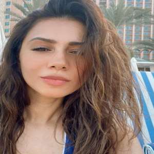Tooba Siddiqui Birthday, Real Name, Age, Weight, Height, Family, Facts ...