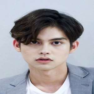 Vachirawit Chivaaree Birthday, Real Name, Age, Weight, Height, Family ...