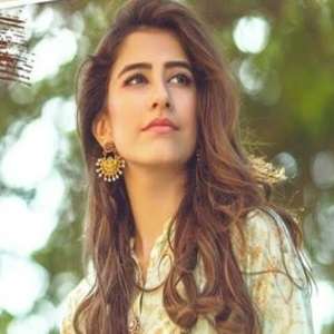 Syra Yousuf Birthday, Real Name, Age, Weight, Height, Family, Facts ...