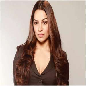 Shikha Singh Birthday, Real Name, Age, Weight, Height, Family, Facts ...