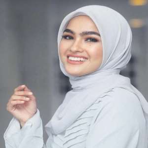 Elfira Loy Birthday, Real Name, Age, Weight, Height, Family, Facts ...