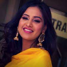 Baani Sandhu Birthday, Real Name, Age, Weight, Height, Family, Facts ...