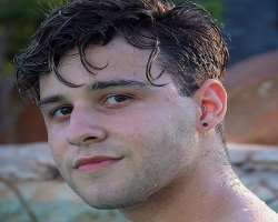 Aaron Perry Birthday, Real Name, Age, Weight, Height, Family, Facts ...