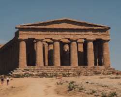 Adrienne Finch Birthday, Real Name, Age, Weight, Height, Family, Facts ...