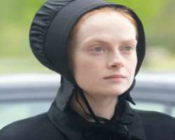 Alex Paxton Beesley Birthday, Real Name, Age, Weight, Height, Family ...