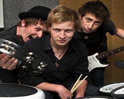 Angus McLaren Birthday, Real Name, Age, Weight, Height, Family, Facts ...