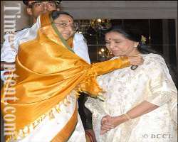 Asha Bhosle Birthday, Real Name, Age, Weight, Height, Family, Facts ...