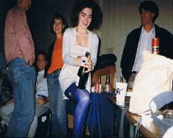 Bjork Birthday, Real Name, Age, Weight, Height, Family, Facts, Dress ...