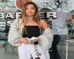 Caroline Manning Birthday, Real Name, Age, Weight, Height, Family ...