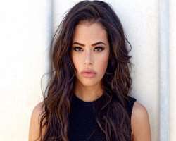 Chloe Bridges Birthday, Real Name, Age, Weight, Height, Family, Facts ...