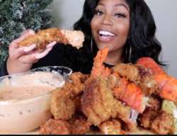 Eat with Que Birthday, Real Name, Age, Weight, Height, Family, Facts ...