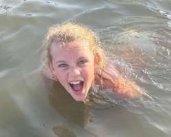 Elle Graham Birthday, Real Name, Age, Weight, Height, Family, Facts ...