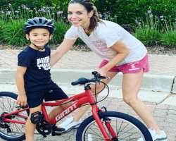 Elle Walker Birthday, Real Name, Age, Weight, Height, Family, Facts ...