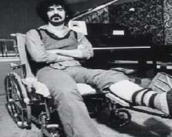 Frank Zappa Birthday, Real Name, Age, Weight, Height, Family, Facts ...