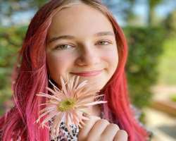 Isla Stanford Birthday, Real Name, Age, Weight, Height, Family, Facts ...