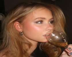 Iza Cryssanthander Birthday, Real Name, Age, Weight, Height, Family ...