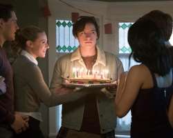 Jughead Jones Birthday, Real Name, Age, Weight, Height, Family, Facts ...