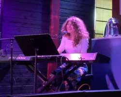 Julie Bella Birthday, Real Name, Age, Weight, Height, Family, Facts ...