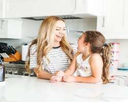 Kimberly Moffit Birthday, Real Name, Age, Weight, Height, Family, Facts ...