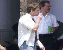 Liam Hemsworth Birthday, Real Name, Age, Weight, Height, Family, Facts ...