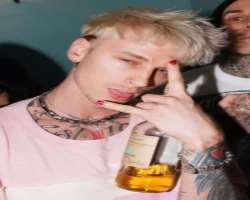 Machine Gun Kelly Birthday, Real Name, Age, Weight, Height, Family ...