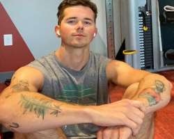 MarkE Miller Birthday, Real Name, Age, Weight, Height, Family, Facts ...