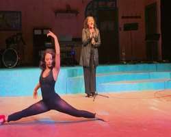 Mona Swain Birthday, Real Name, Age, Weight, Height, Family, Facts ...