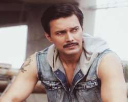 Rajneesh Duggal Birthday, Real Name, Age, Weight, Height, Family, Facts ...