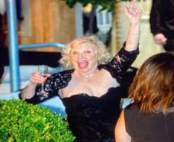 Sandra Dickinson Birthday, Real Name, Age, Weight, Height, Family ...