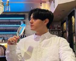 Shunsuke Takeuchi Birthday, Real Name, Age, Weight, Height, Family ...