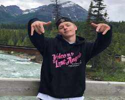 Tanner Stewart Birthday, Real Name, Age, Weight, Height, Family, Facts ...