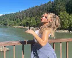 Tess Holloway Birthday, Real Name, Age, Weight, Height, Family, Facts ...