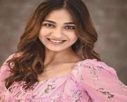 Vidhi Pandya Birthday, Real Name, Age, Weight, Height, Family, Facts ...