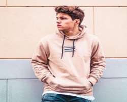 Vincent Visser Birthday, Real Name, Age, Weight, Height, Family, Facts ...