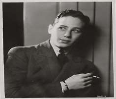 Ross Alexander Birthday, Real Name, Age, Weight, Height, Family, Facts ...